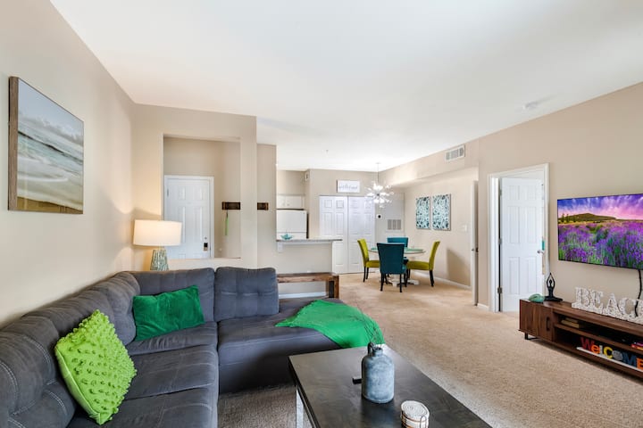 Renovated, Pool View!, Free Parking / Wi-fi - Clearwater, FL