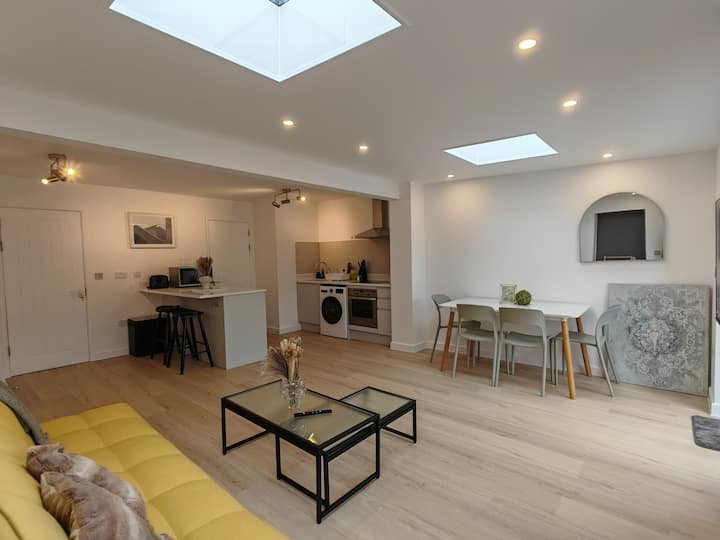 Home In Bristol - Bristol