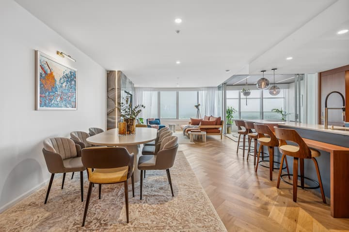 25 Floor Designer 2-bdr | City View Cosy Apartment - Surfers Paradise