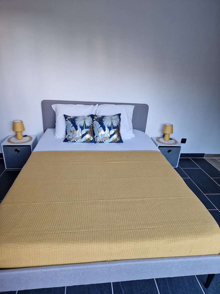 Studio  Vacances 2 Pers. - Saint-Amand-Montrond