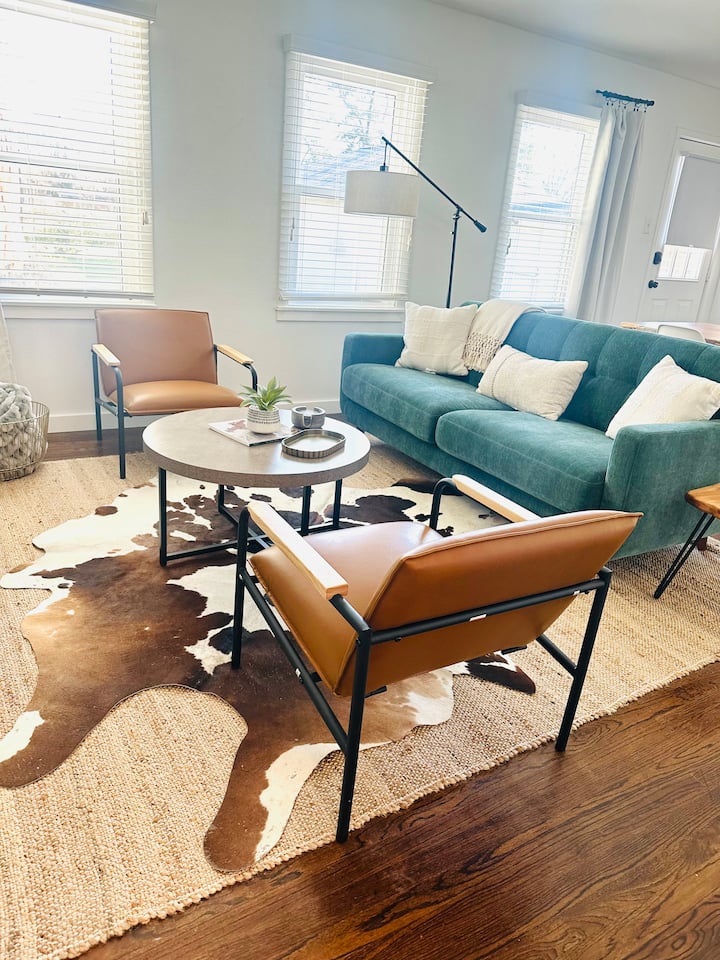 The Tomball Haus-bungalow-  3 Beds/sleeps 6 - Tomball, TX