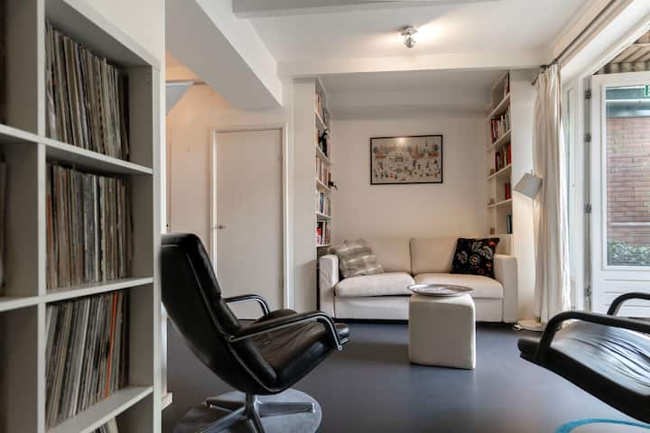 Charming Apartment -Own Courtyard - Amsterdam
