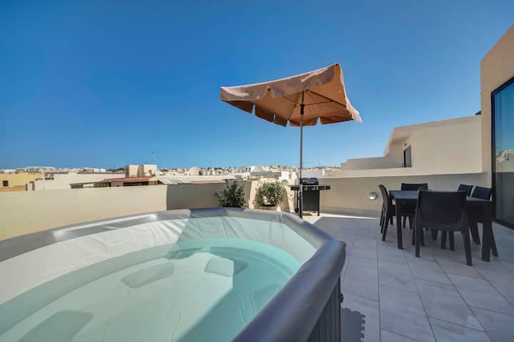 Modern Penthouse With Jacuzzi Near Gzira Seafront - Malta