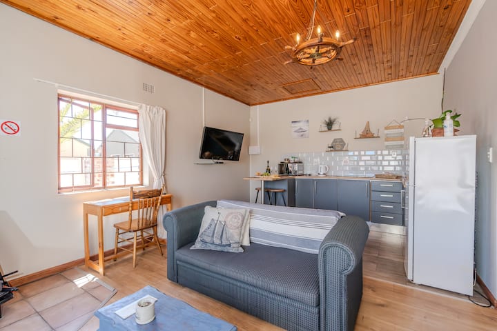 Captain Frank Wightman Safe Central Studio - Langebaan