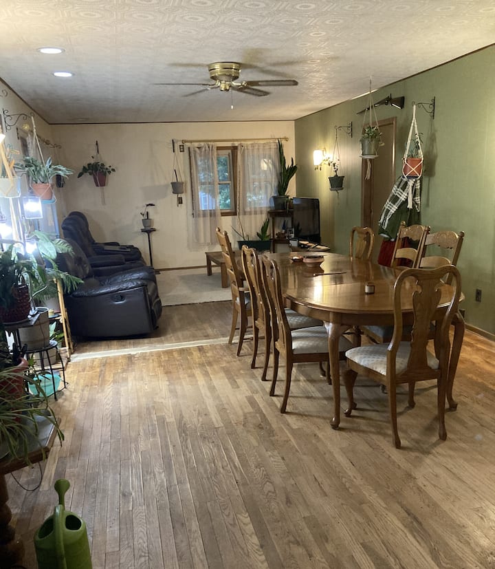 Main Floor Rally Rental On Pine - Sturgis, SD