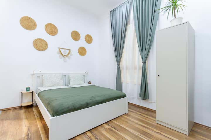Balinese Vibe Downtown Apartment - Budapeşte