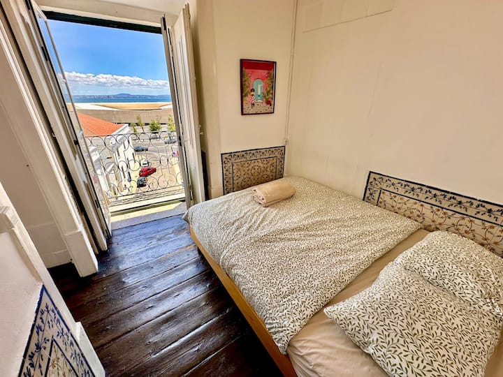 Cozy Bedroom In Alfama With Balcony And River View - 里斯本