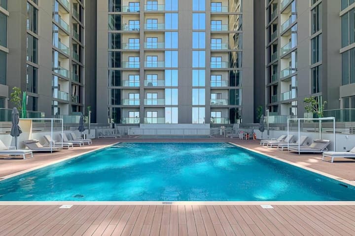 First Class | 1br | Lavish Living In Sobha Creek - Dubai