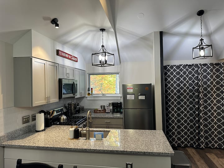 Renovated • Workspace • Fireplace • Dog-friendly - Killington, VT