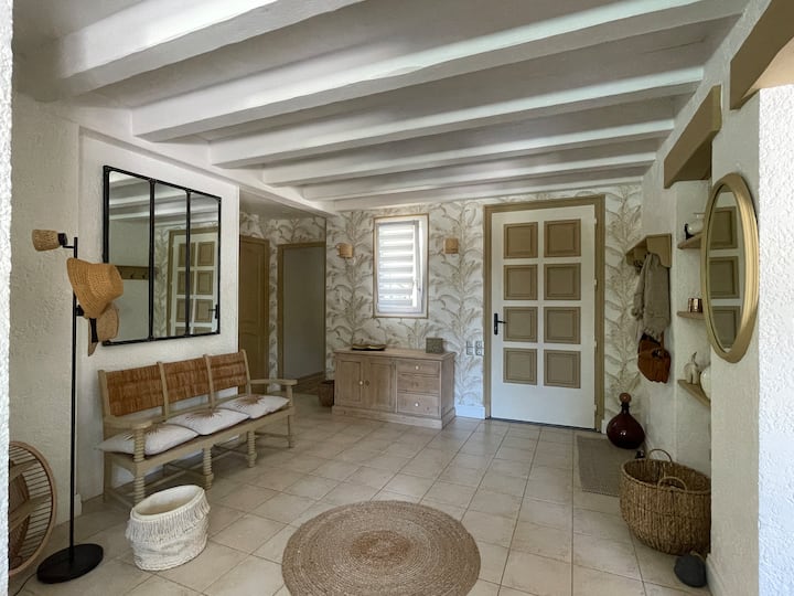 Villa Spacieuse Avec Piscine 7 Km De La Rochelle - France