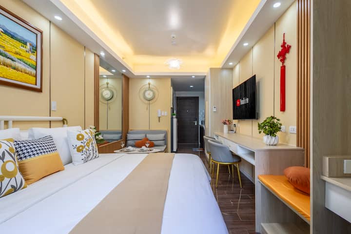 Luxury Unit /King Size Bed With Parking In Makati - Makati