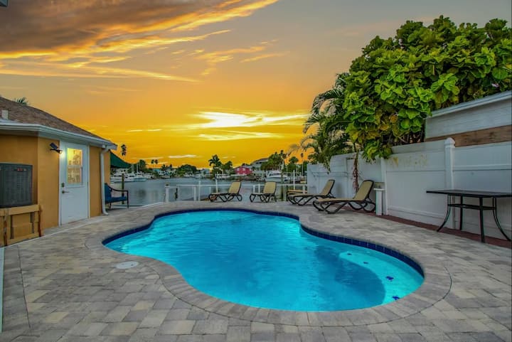 Family Friendly | Dock + Heated Salt Pool - Indian Rocks Beach, FL