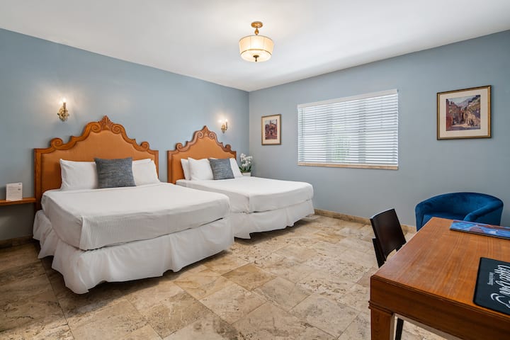 Kasa Impala Hotel | Double Queen Room In Miami - South Beach, FL