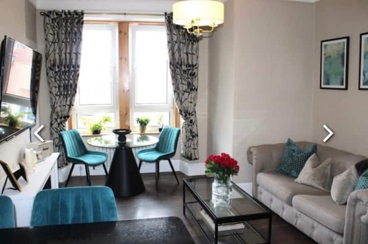 Stylish Apartment In Broughton -