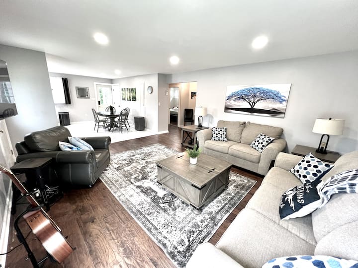 The Riverside- Waterfront & Boat Dock Space! - Corinth, NY