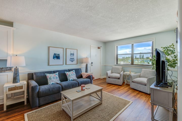 Exquisite Rooftop Deck Beach View Pool Spacious - St. 피트 비치