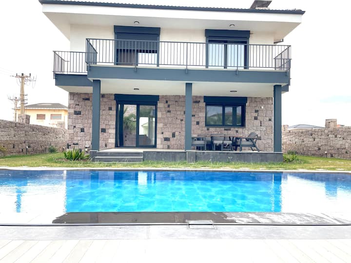 Luxury 2-story Villa, Near Seaside In Cunda Island - Ayvalık