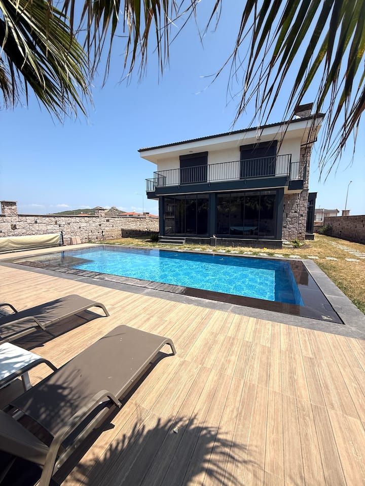 Luxury 2-story Villa, Near Seaside In Cunda Island - Ayvalık