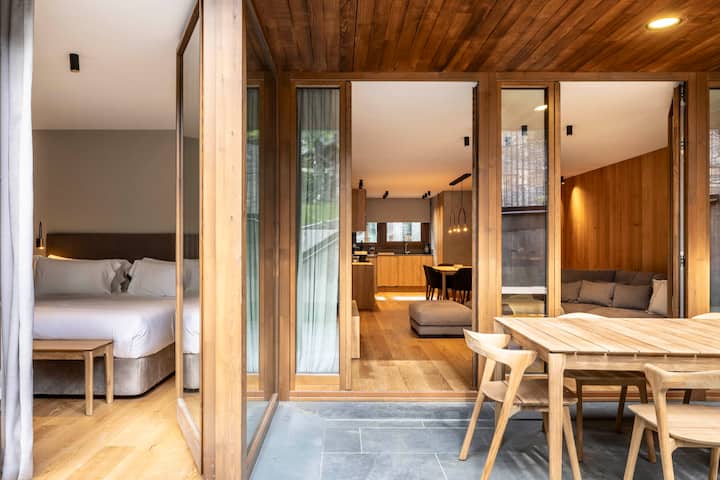 Luxurious Mountain Gem: Walk To Ski~gym~sauna~pool - Andorre