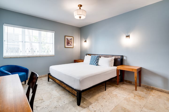 Kasa Impala Hotel | King Suite, Walk South Beach - South Beach, FL