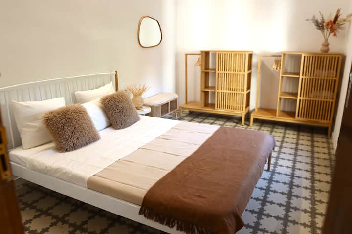 Appartement Lumineux. Vue Sur La Place Et Montjuïc - Barcelona