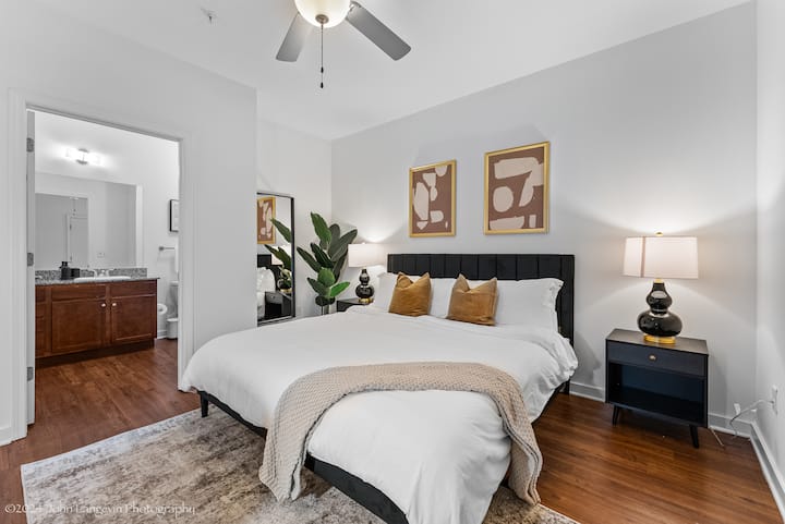 1 King Bed  Cozy Loft Near Beale Street - Memphis