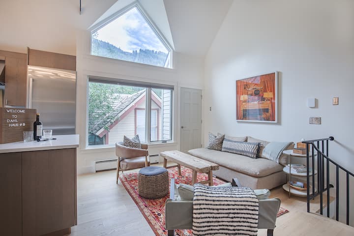 Downtown Dahl Haus: 2 Bed/2 Bath - Telluride, CO