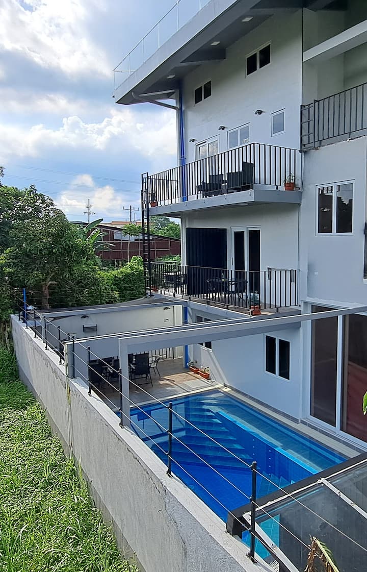 Entire Resort - 15-30pax - 2-5apt -Pool - Tagaytay