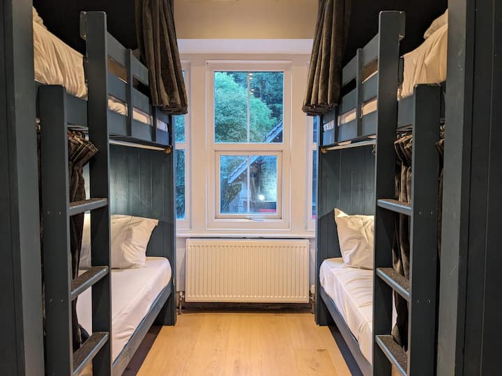 Private 6-bed Dorm - En-suite - Snowdonia National Park