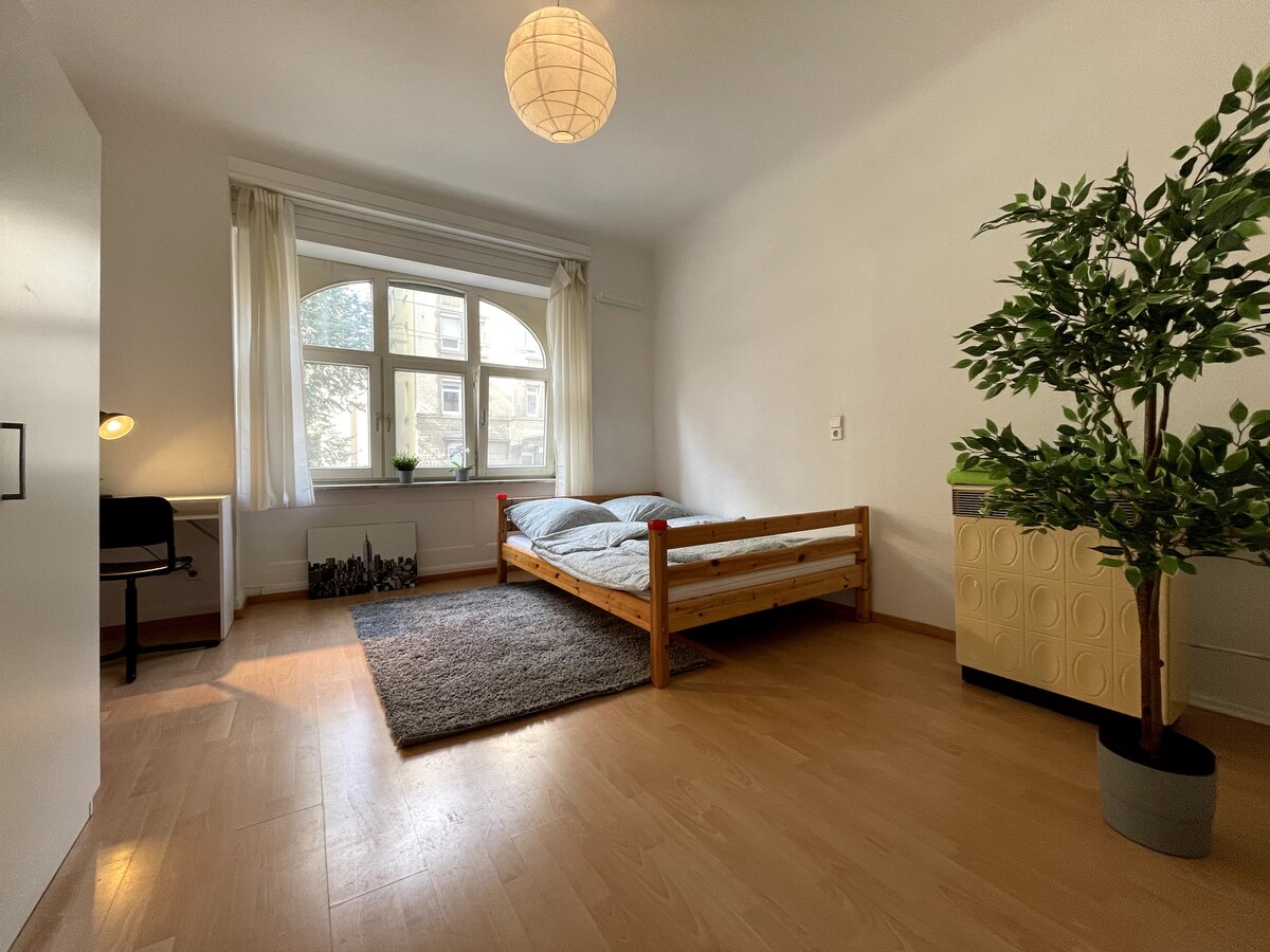 Double room in Stuttgart-West with old building charm - Apartments for ...