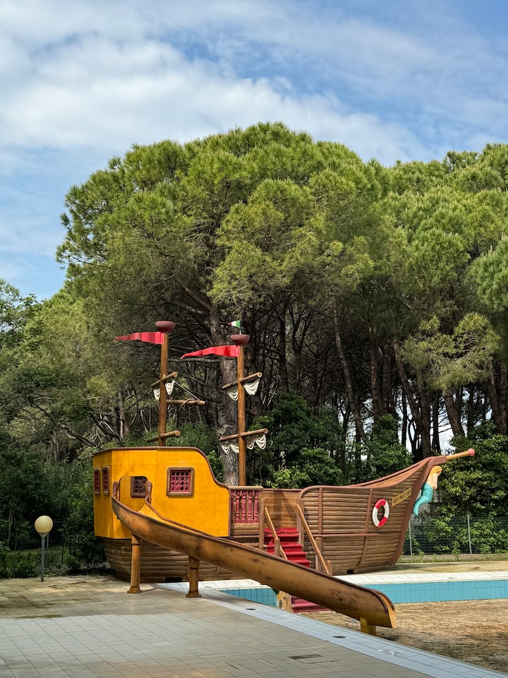 Mobile Home With Italian Charm, Cosy Home In Trees - Venise