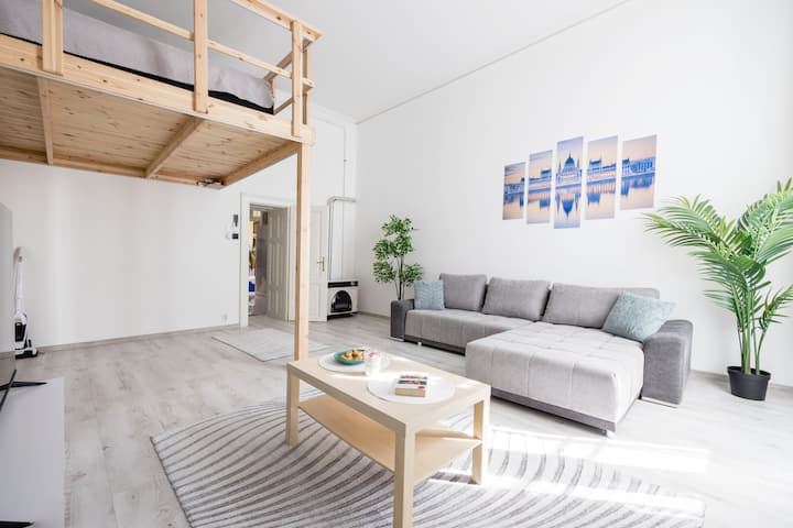 Free Parking, Just A 3-minute Walk To The Castle - Budapest