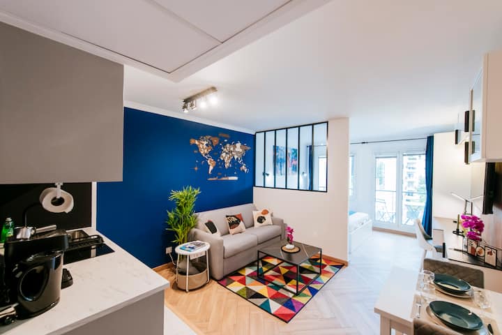 Paris Porte De Versailles -Métro - Issy-les-Moulineaux