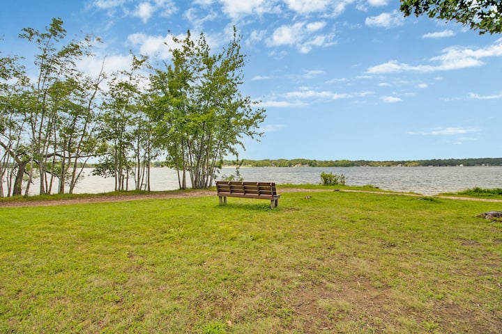 Lake Tansi Getaway: Spacious & Family-friendly - Crossville, TN