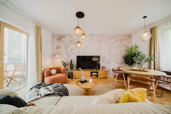 Maisonette W/ 3 Balconies & Garage Next To Park - Prague