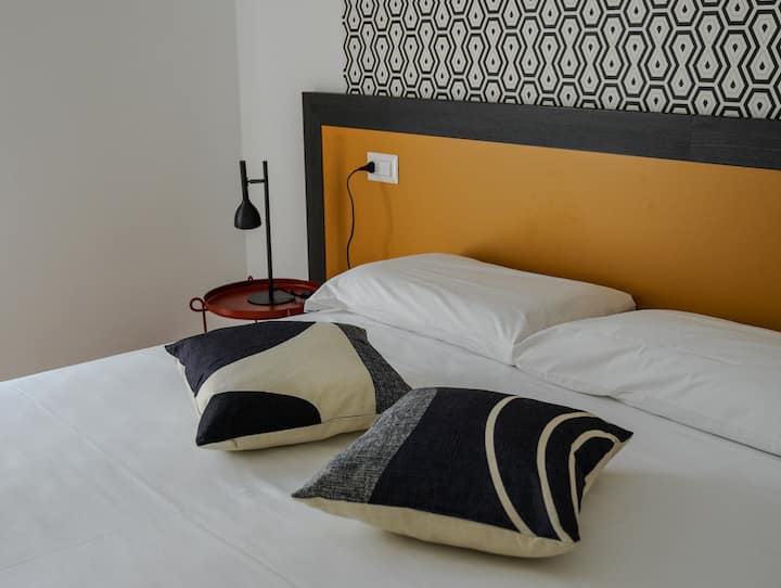 Feel - Mille Suites Double With Shared Bathroom - Bergamo