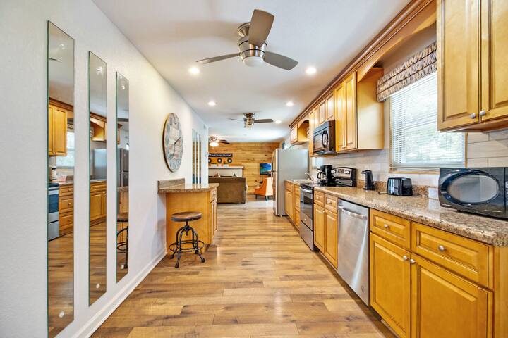 Upgraded Cabin  3br With Fireplace & Full Kitchen - Crossville, TN