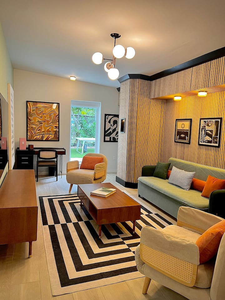 Coconut Society. Suite 2 - Stylish Oasis With Pool - Miami