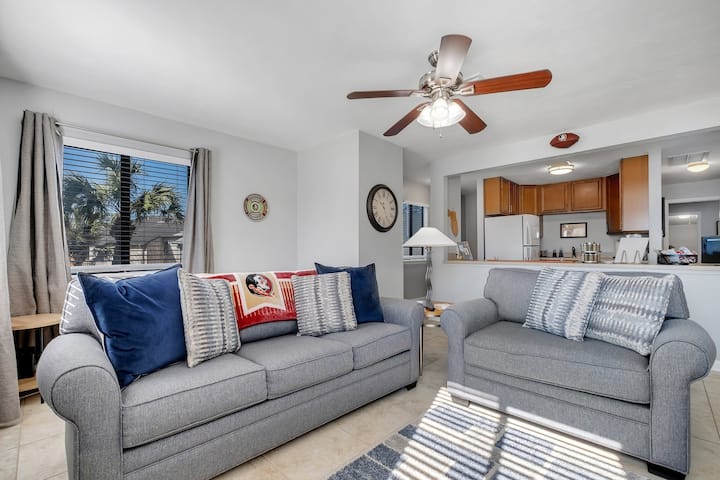 Renegade's Retreat-2 Bedroom 2.5 Bath-walk To Doak - Tallahassee, FL