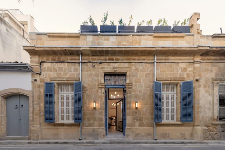 1924 Gemini House | Jacuzzi, Garden, Rooftop - Nicosia