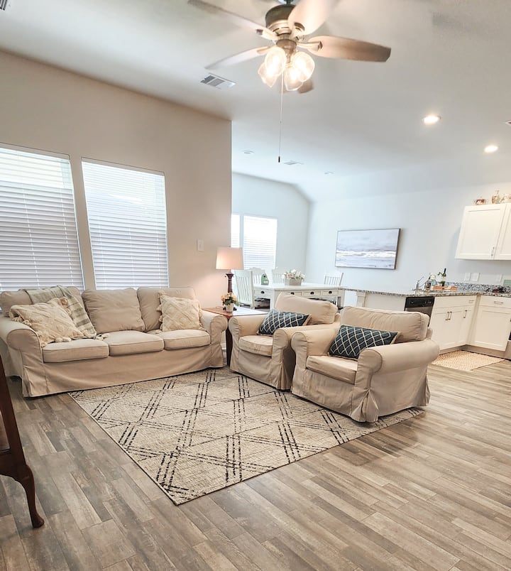 Fully Furnished 28+ Day Stays - Huntsville, TX
