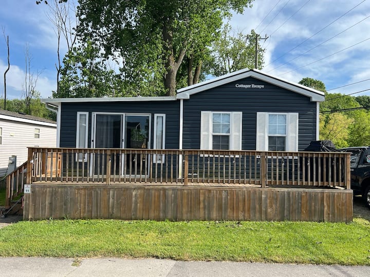 Welcome To Aqua La Vista Cottage - Port Colborne