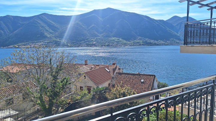 Fantastic 2 Bedrooms Direct Sea-views & Pool, - Kotor