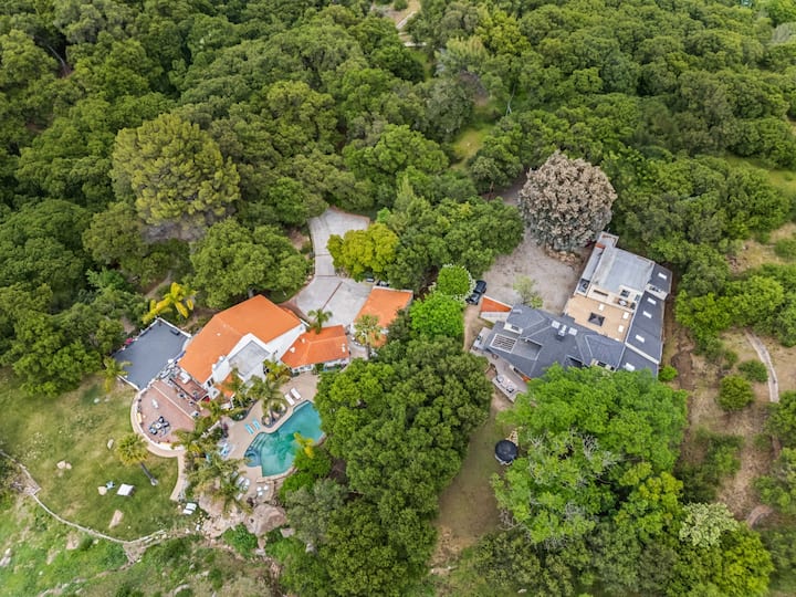 5 Units On 5 Malibu Acres Sleeps 30: Pool + Views - Agoura Hills, CA