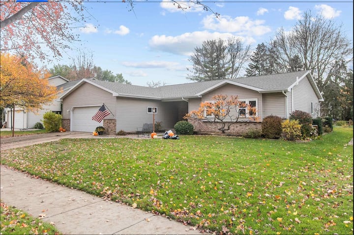 1 Bedroom In Home Near Eaa. - Oshkosh, WI