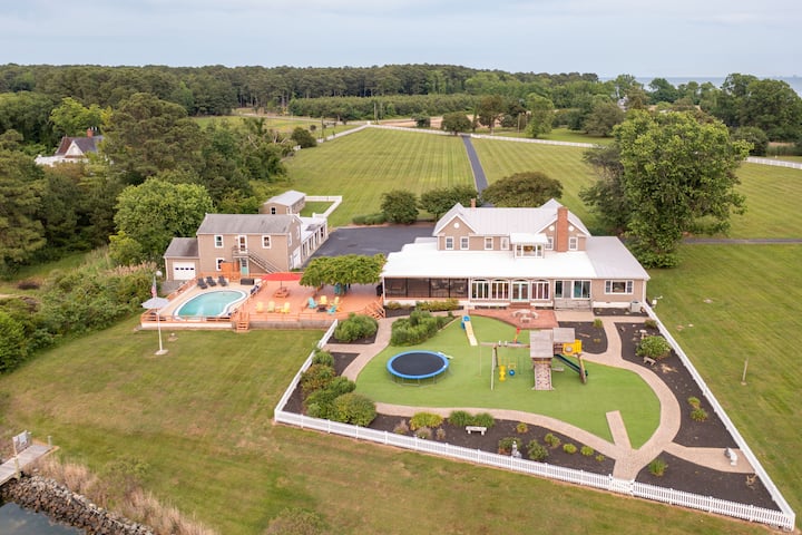 Bayfront Oasis | Heated Pool, Hottub & Playground - Reedville, VA