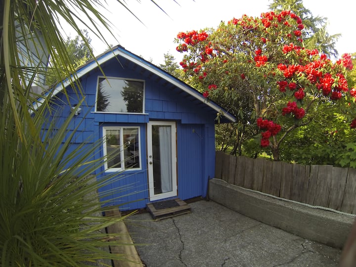 Sunrise Cabin, 1 Room Harbour Side - Tofino