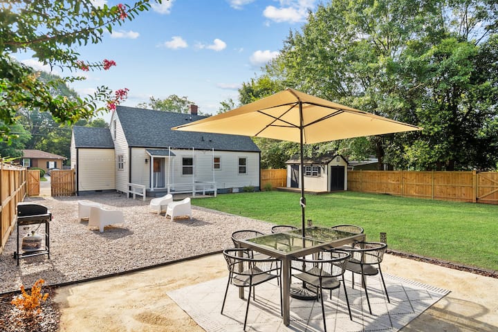 Pets Welcome| Fire Pit |1 Mi To Dt | Fenced Yard - Raleigh, NC