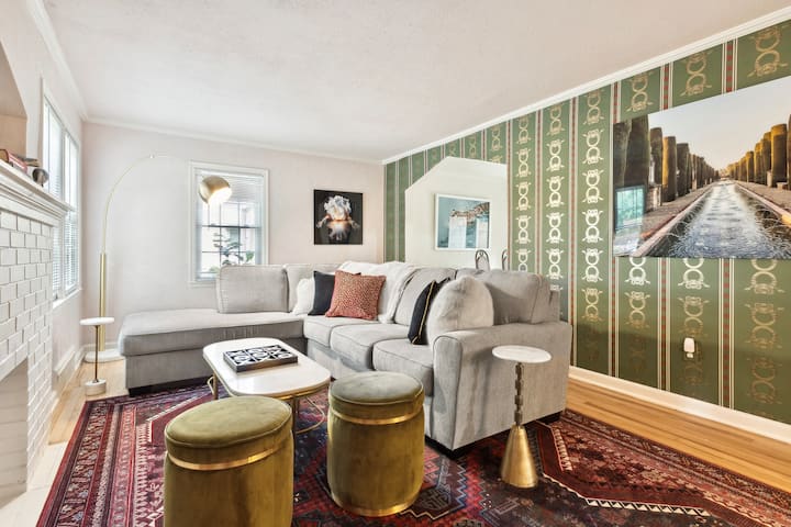 Perfect Location In Westwood! - Kansas City, MO