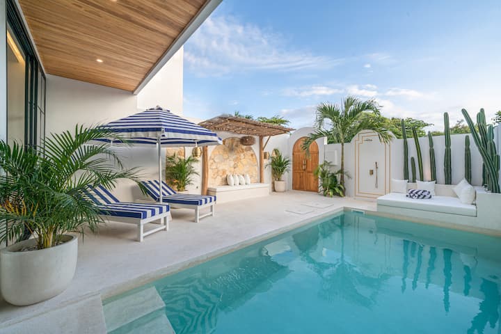 2br Tropical Serenity Villa Close To Echo Beach - Australia